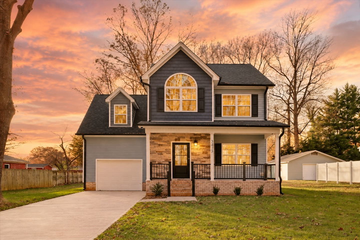 New-build Stay  Sleeps 8  10 Min To Unc-g - Greensboro, NC
