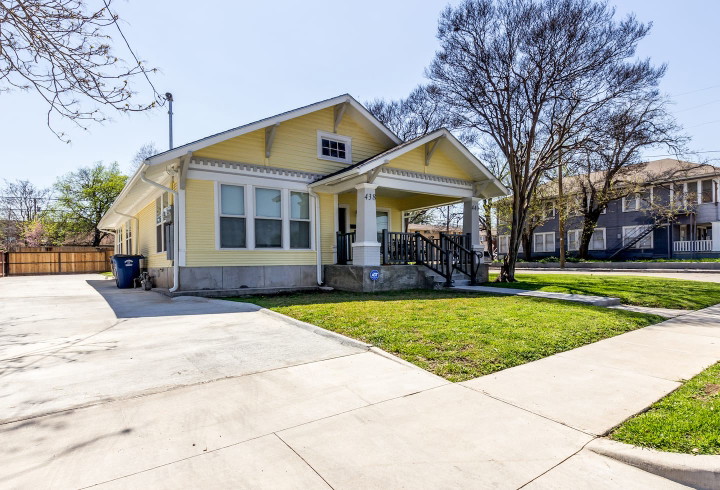 The Yellow House Of Bishop Arts (438) - Dallas, TX