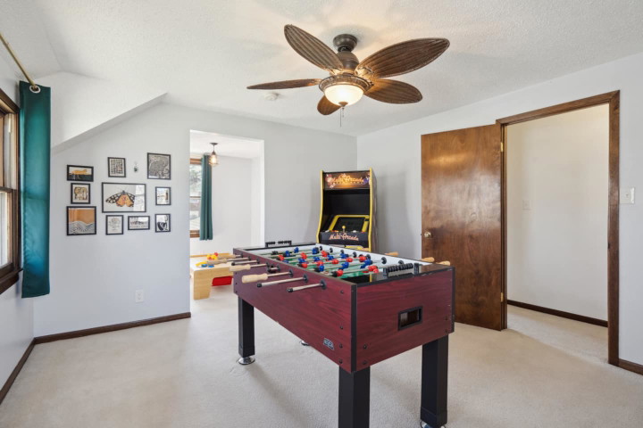 Big Groups~kids Toys~arcade~6br~3ba~office Station - Iowa (State)