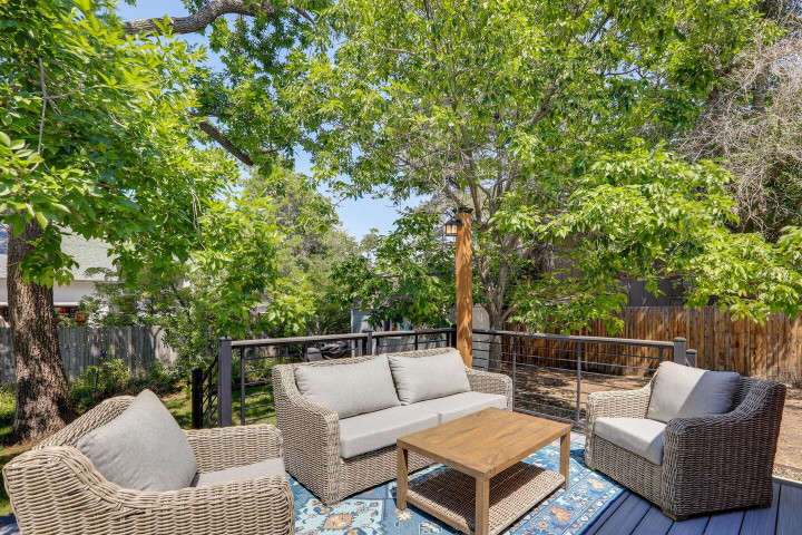 Private Hot Tub & Yard! All-seasons Littleton Gem - Littleton, CO