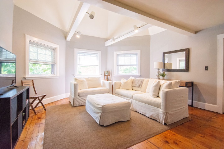 Spacious Victorian Tower Apartment - Hartford, CT