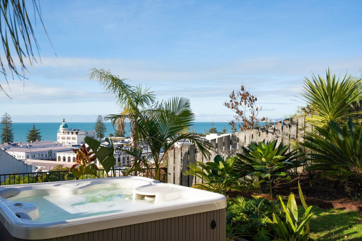 Spa / Sauna / Views / Central Napier - Napier, New Zealand