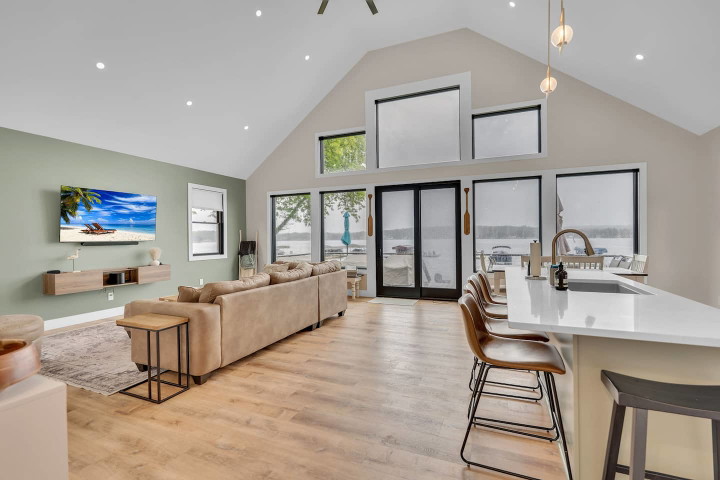 New Build Lake House! - Lima, NY
