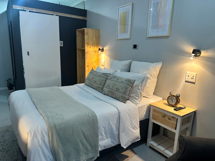 Cozy Hide 2 - East London