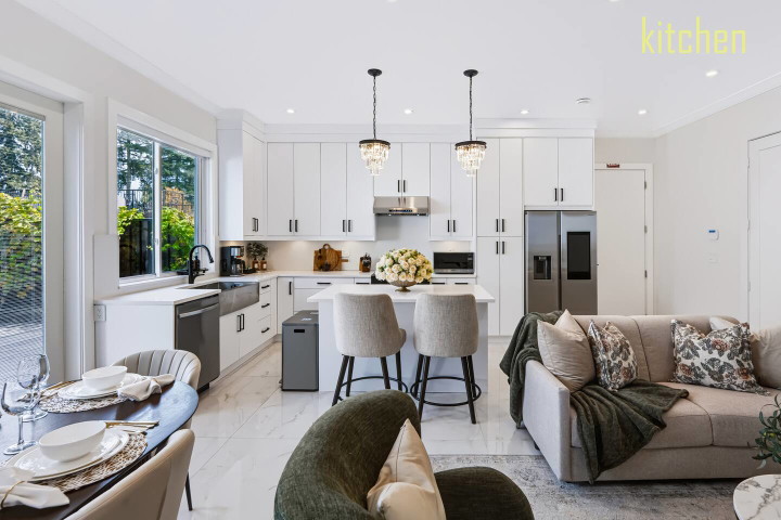 Luxurious Private Home | Sleeps 8 In Coquitlam - Coquitlam