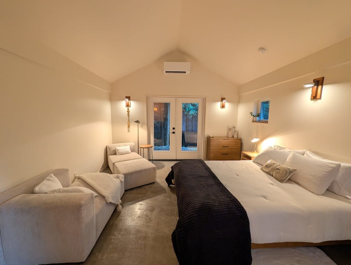 Modern Barn Studio | A Quiet Retreat In The Trees - Port Townsend, WA