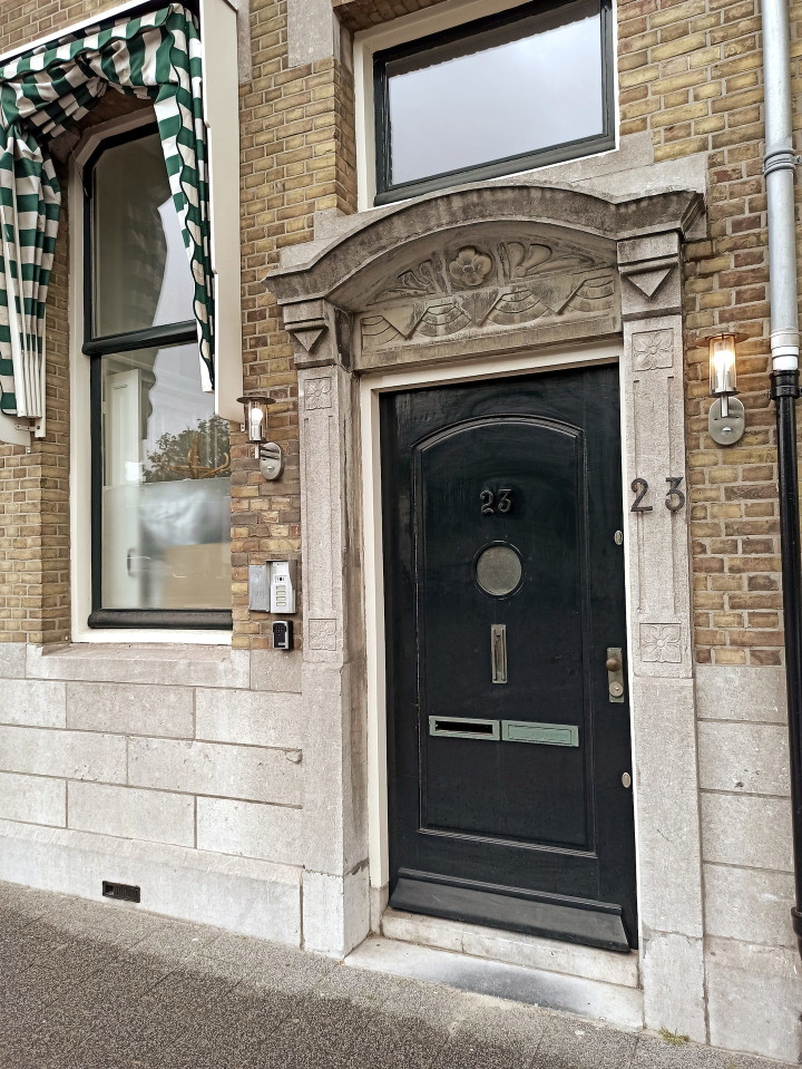 ***** Big Luxurious Townhouse Apartment - The Hague