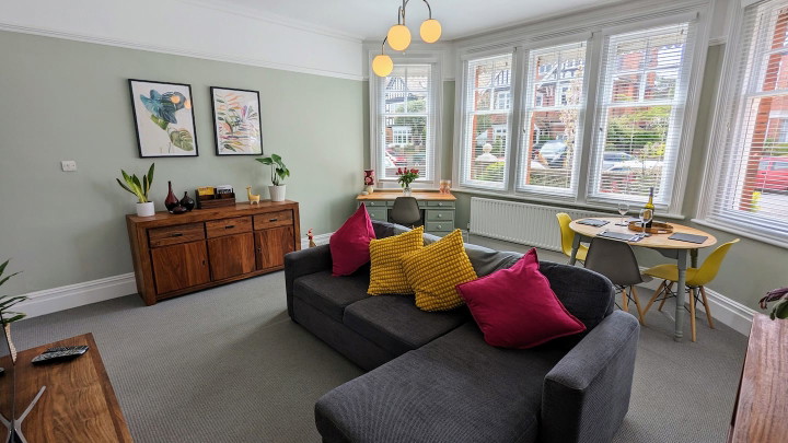 Spacious Apartment In The Centre Of Eastbourne - イーストボーン