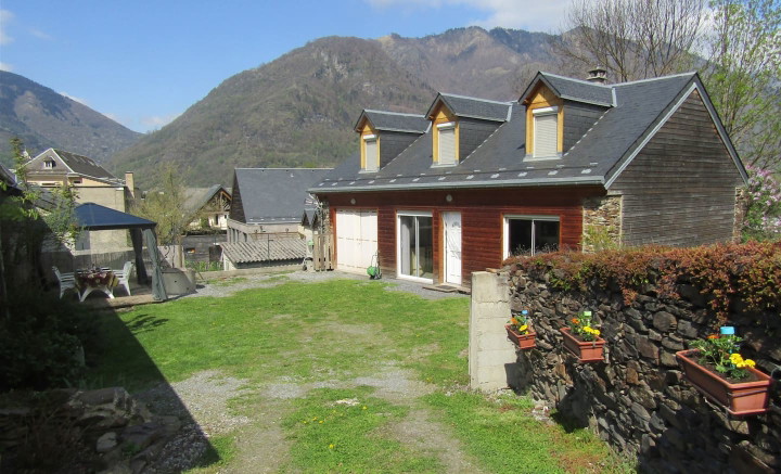 Chalet Cosy à Luchon Jardin, Clim & Chauffage - Les