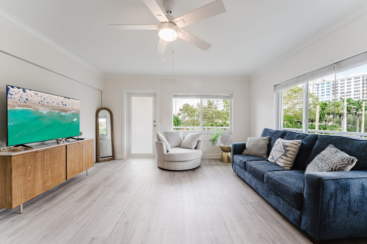 Luxury Boca Stay Pool, Hot Tub & Intracoastal - Boca Raton, FL