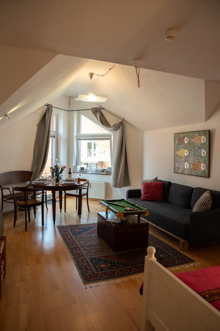 Tiefgarage · Balkon · Aufzug · Fh · S-bahn Hh - Wedel