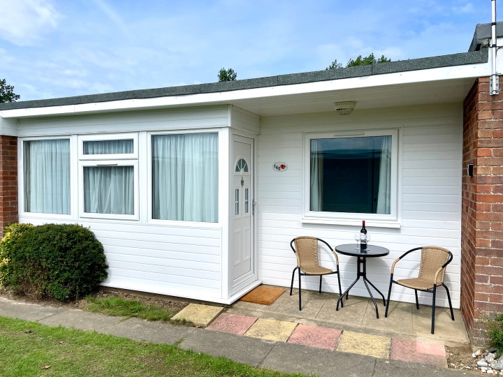 Cosy Chalet Close To The Seaside - Winterton-on-Sea