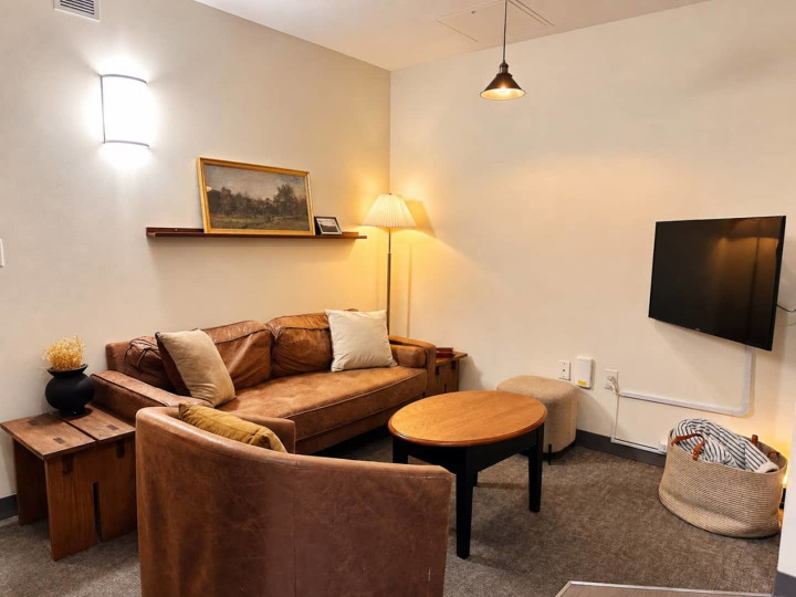 Cream City Loft Near Fiserv With Parking | Suite 2 - Milwaukee