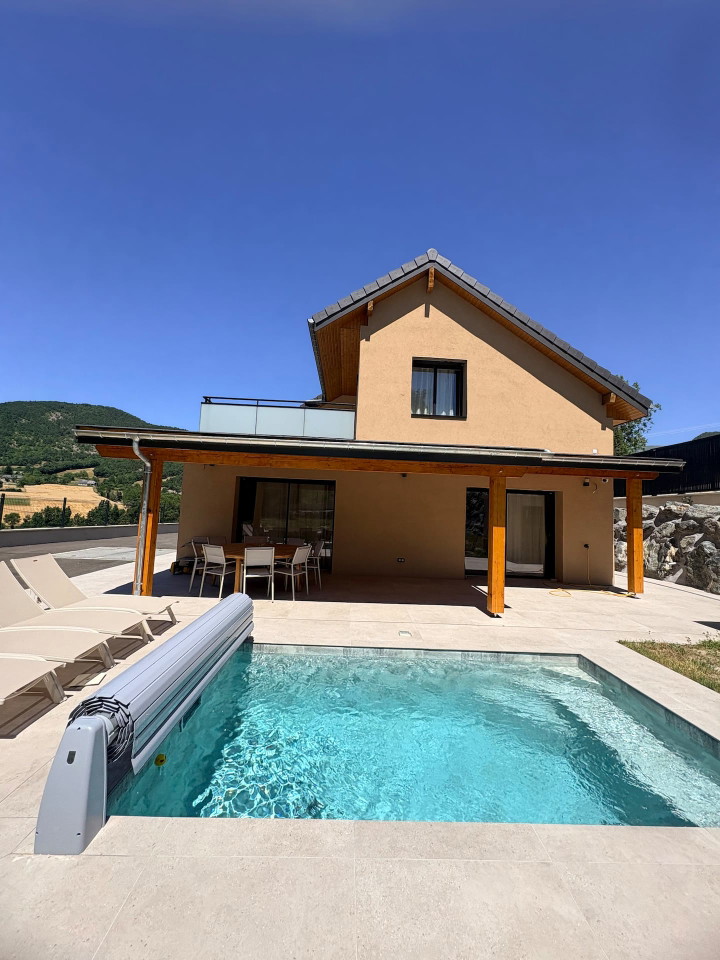Magnifique Villa Familiale Avec Piscine Privée - La Mure