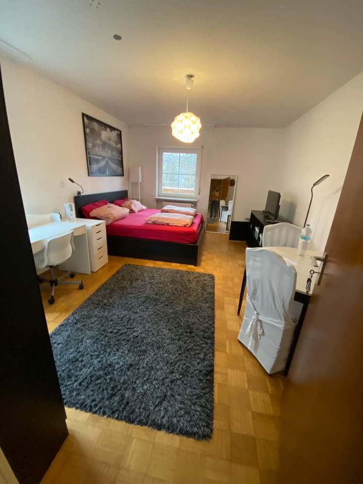München Giesing, Ruhiges Geräumiges Zimmer - Munich