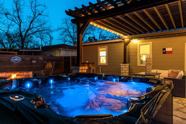 Hot Tub + Fire Pit | Wine Country | Near Main St - Fredericksburg, TX