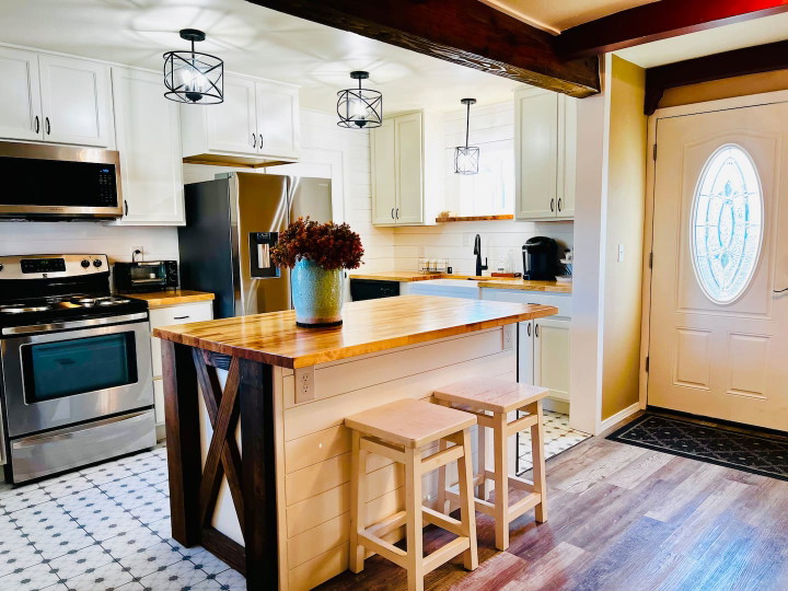 The Tudor Chalet, The Farm Unit - Sequim, WA