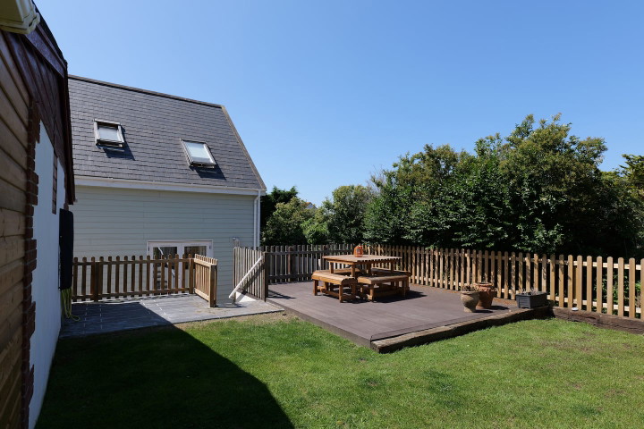 Spacious 2-bedroom Cottage - Jersey