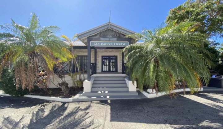 Apt 8 - Lovely 2 Bedroom Apartment Near The Beach - Barbados