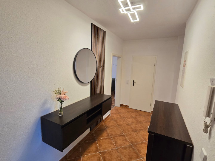 70 M² Suite Incl. 98" Smart Tv + Parking + Balcony - Chemnitz