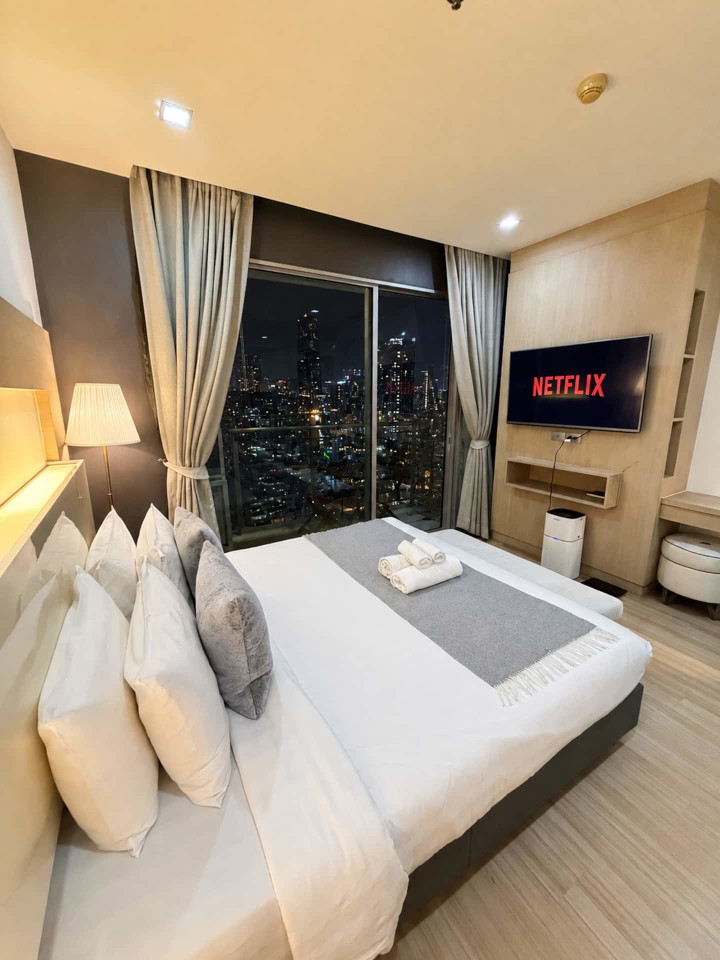 Vue Sur La Ville&nbsp;|&nbsp;1&nbsp;Chambre&nbsp;|&nbsp;Lit King Size&nbsp;|&nbsp;500&nbsp;Mbit/s&nbsp;|&nbsp;Bts à 2&nbsp;Min - Bangkok