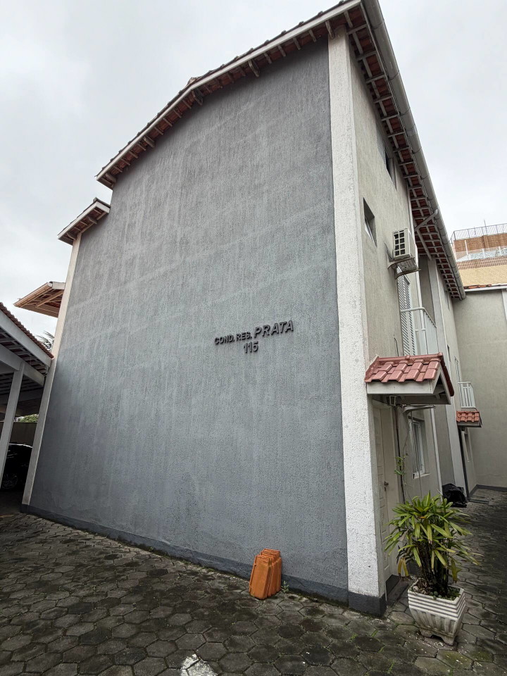 Triplex Em Condomínio - Guarujá