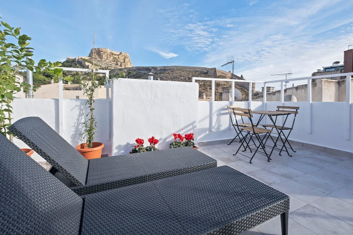 The Terrace Of Santa Barbara - Alicante