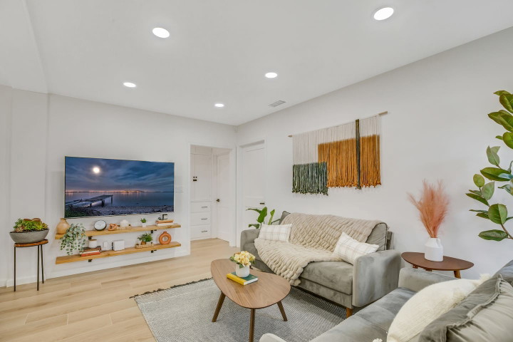 Enchanting Home In The Heart Of Azusa For Family! - Azusa, CA