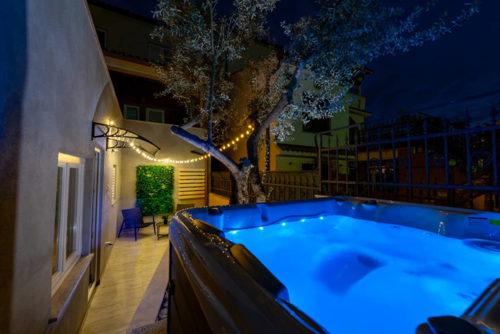 Studio Apartment Mare With Jacuzzi - Kroatien