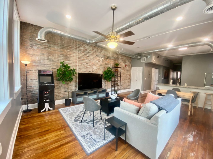 Stylish & Central Nyc Styled Apt. W/ King Bed - Cincinnati, OH