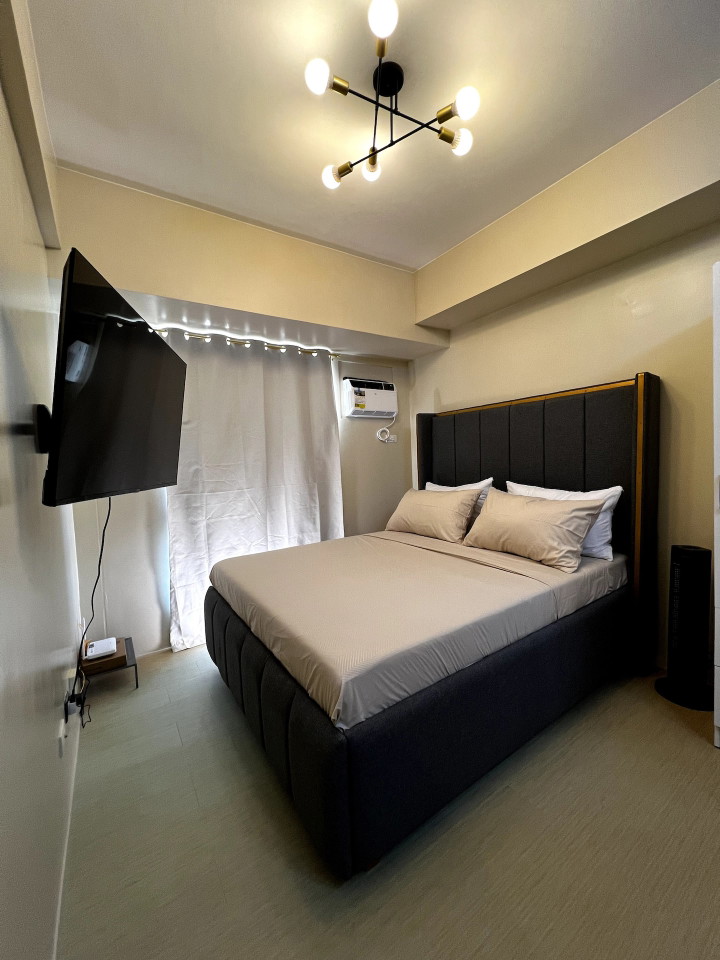 Pool View Condo - Iloilo City