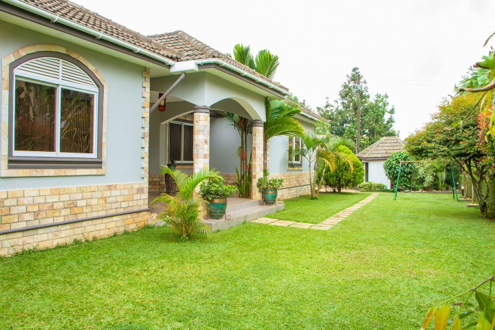 Vacances Amusantes En Famille Internet Illimité ÉNergie Solaire - Ouganda