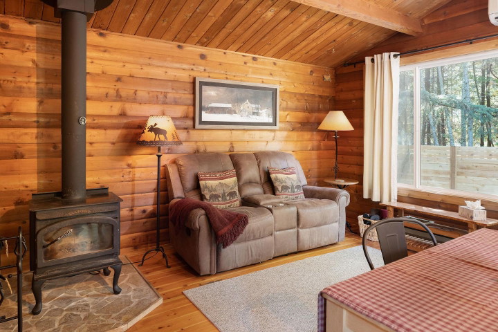 Private Bathroom Traditional Woodland Cabin - Packwood, WA