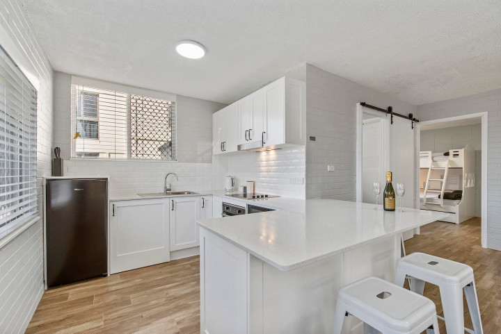 Sea-hi 2 Bedroom Beachside Apartment - Alexandra Headland