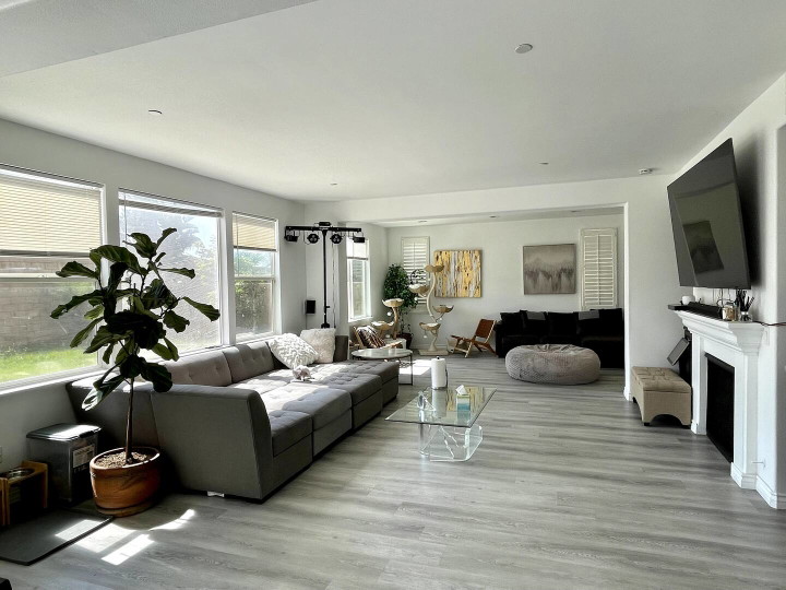 High-end Luxury Private Room With Living Room - Rancho Cucamonga, CA