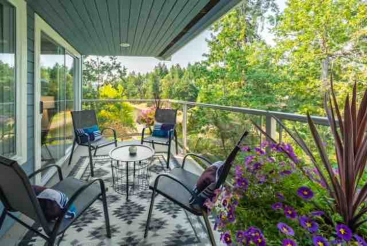 Savour Your Summer Vacation Nanoose Bay - Parksville