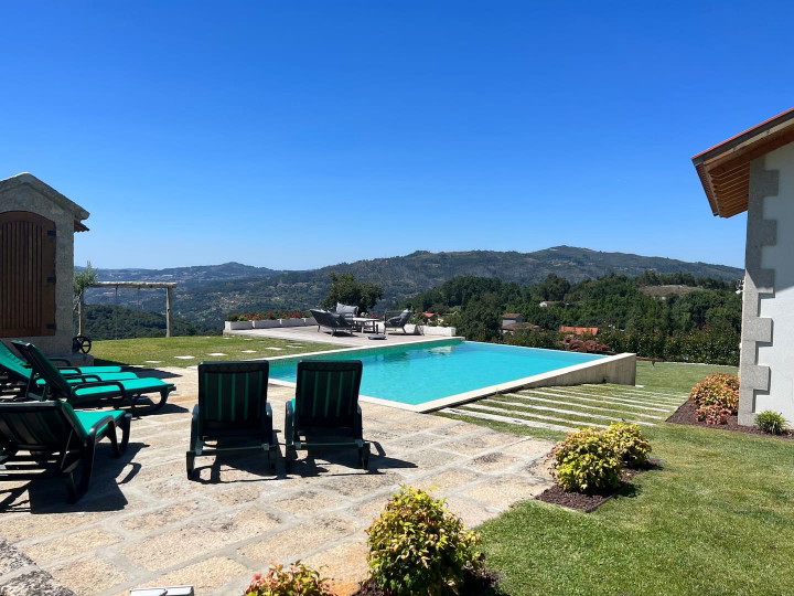 House With Saltwater Pool -Charming River Valley - Cinfães