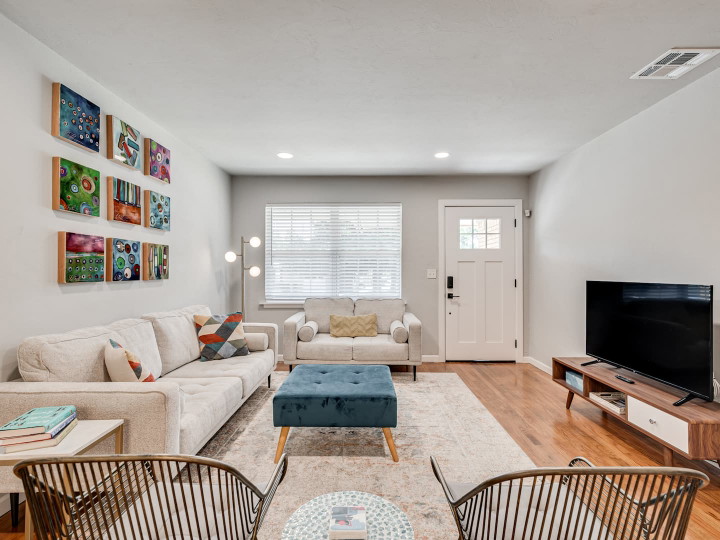 Stylish Okc Home For Families & Friends - Oklahoma City, OK