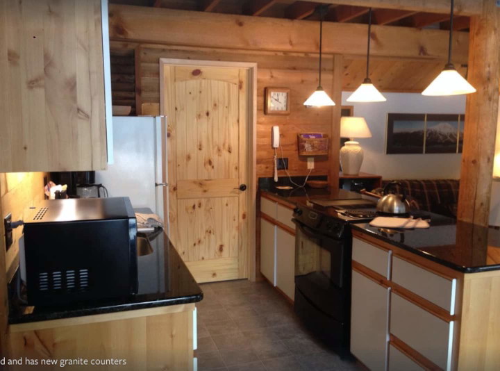 Family Cabin With Bikes & New Premier Pool - Sunriver, OR