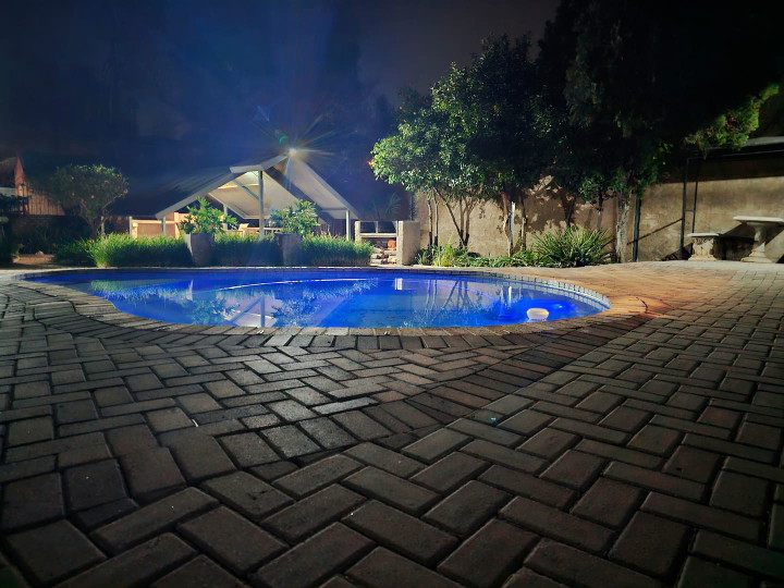 Retraite Au Bord De La Piscine | Wifi Rapide | Parking Sécurisé - Pietersburg