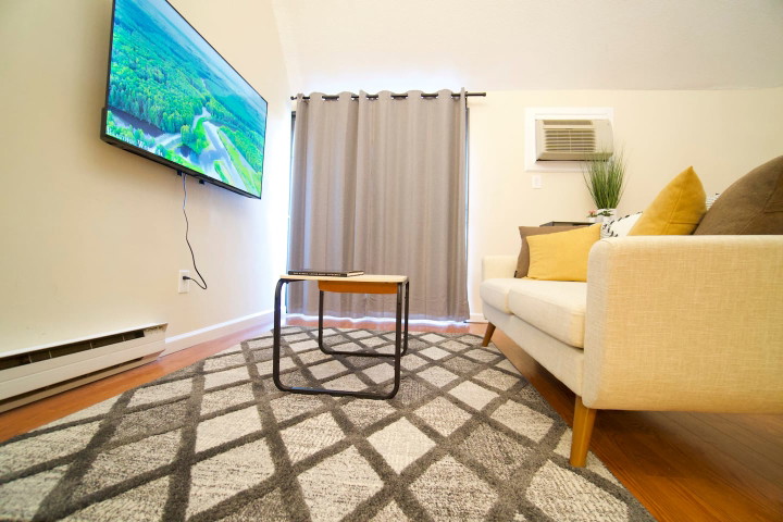 2 Bedroom Apartment Near Blue Back Square - Hartford