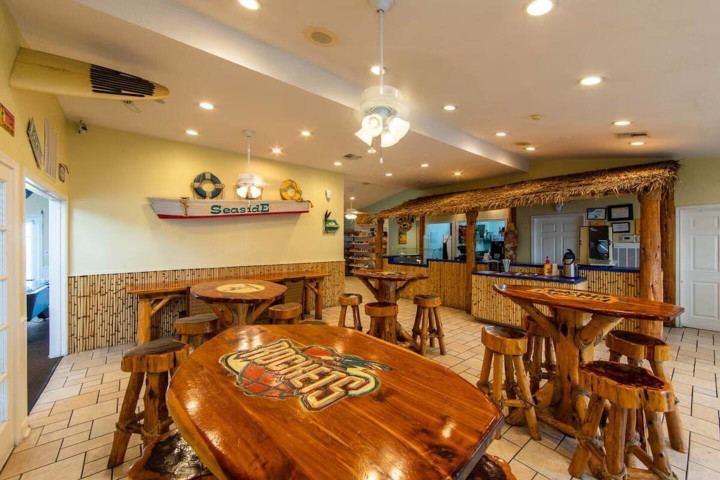Galveston Beach Stay | 1 Unit | Near Seaside Views - Galveston, TX