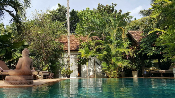 Bungalow Dans Une Villa Tropicale - Cambodia