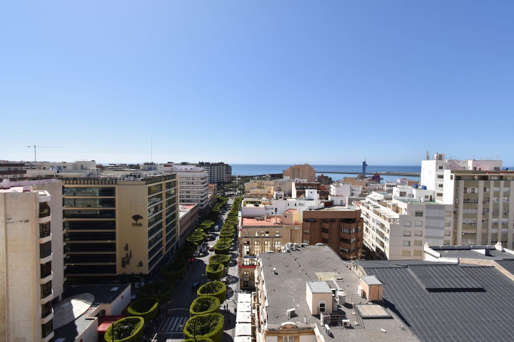 ÁTico Con Terraza De Ensueño En Paseo De Almería - Almería