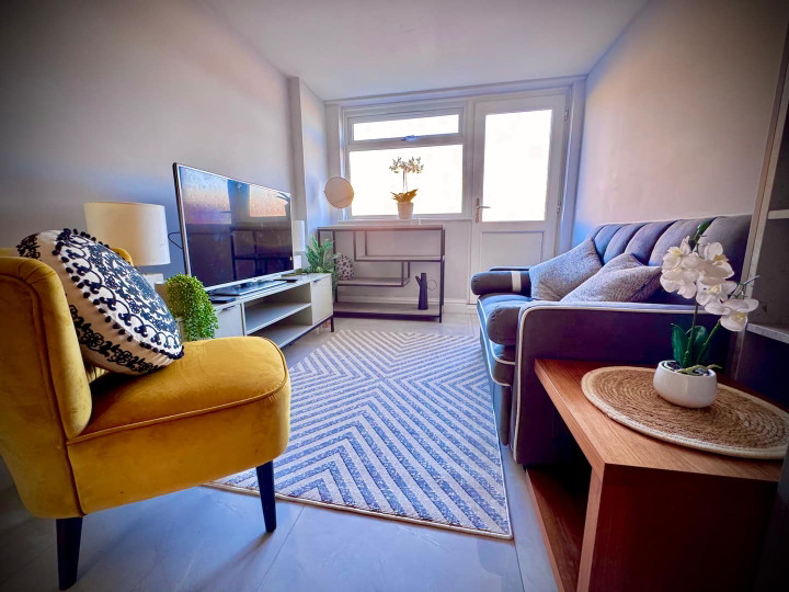 Shal Inn@ Heathrow + Pick&drop+park For Free - Staines-upon-Thames