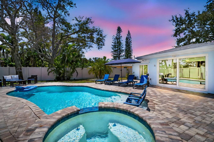 Beach House | Heated Pool & Spa | Golf Cart - Indian Rocks Beach, FL