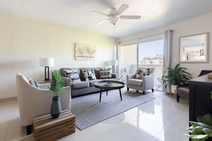 Scottsdale 2br Condo | Pools | Covered Parking - Paradise Valley, AZ