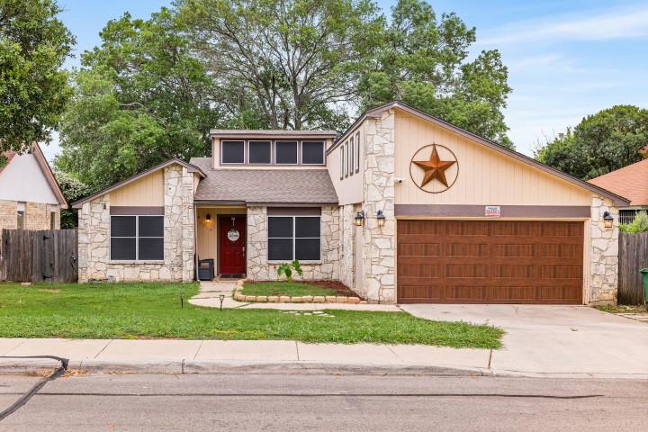 Family Friendly Home Between Sea World & 6 Flags! - Helotes, TX
