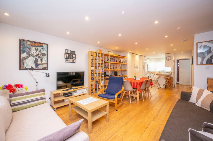 Free Parking In Central London With Private Garden - Londres