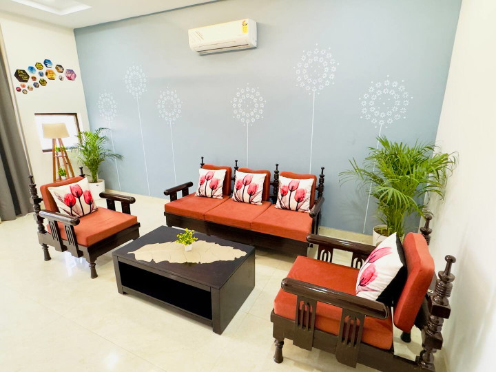 Homey Hideaway- Your Home Away From Home - Agra